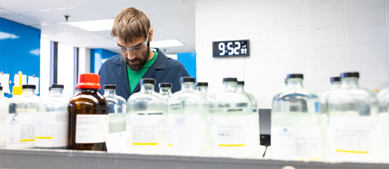 Specialty Manufacturing - Harcros Chemicals